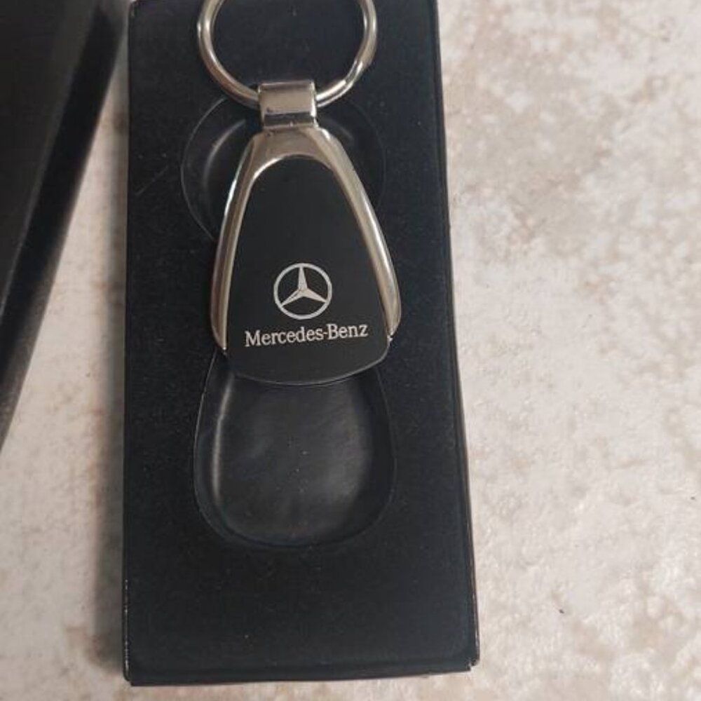 1990's Silver And Black Mercedes Benz Key Fob - Gem